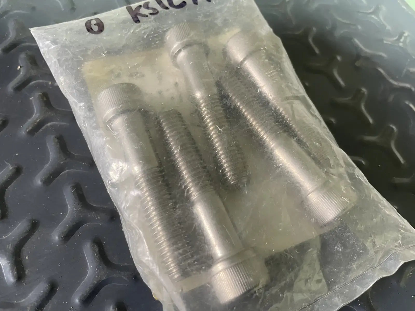 M12X60 212-AZ Bolts